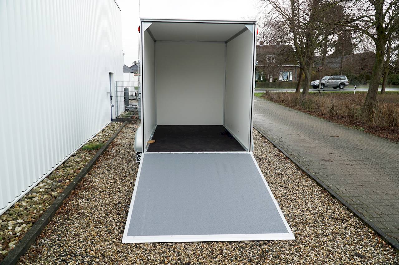 Hapert Sapphire L-2 300x180x210cm 2700kg | Rampe | Kofferanhänger | Anhänger-Zentrum BAUMANN